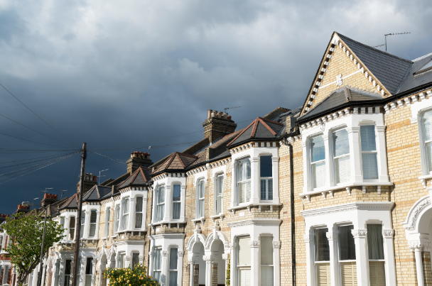 Mixed reactions to weak house price growth: ‘people are sitting